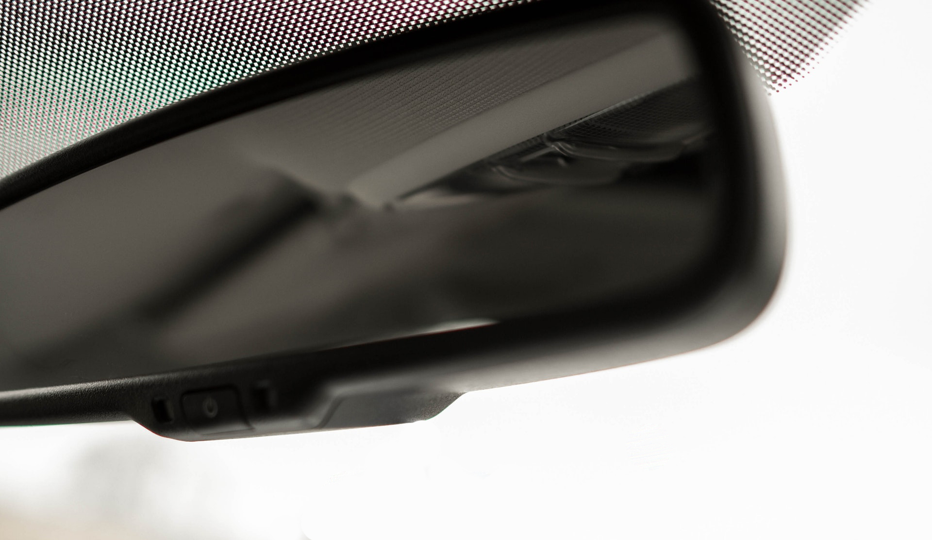 What are those small black dots on your windscreen? | Jurni