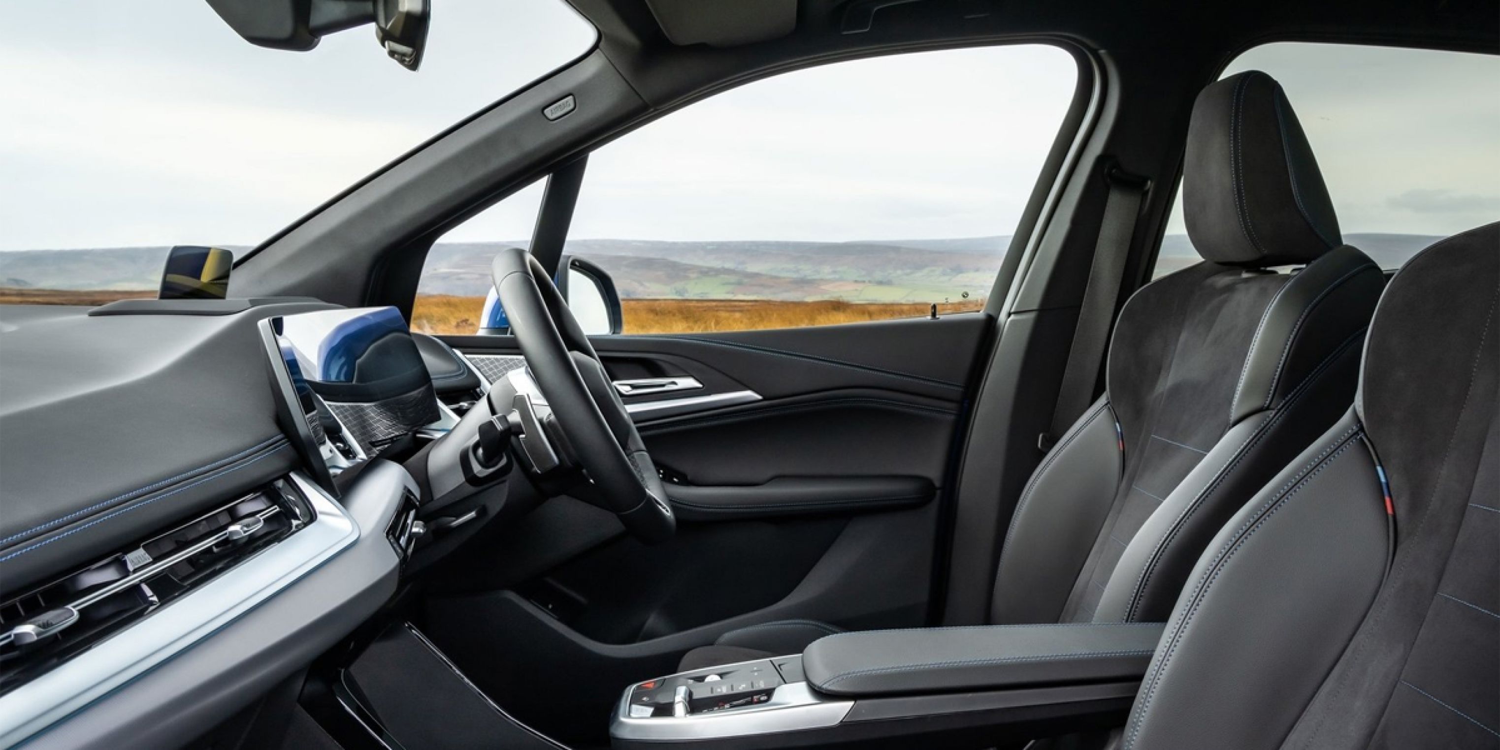 Inside Car Pictures 15 Cars With The Largest Touchscreens